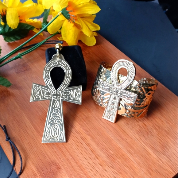 No Brand | Accessories | 2pc Beautiful Gold Metal Ankh Necklace Set ...